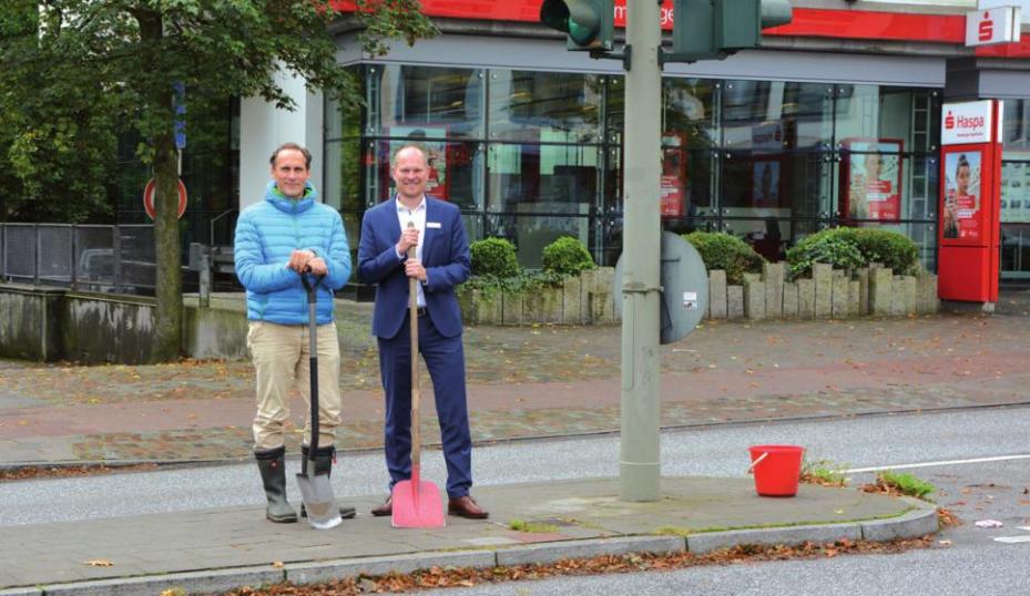 Blühende Verkehrsinsel am Bahnhofsplatz - Kloenschnack